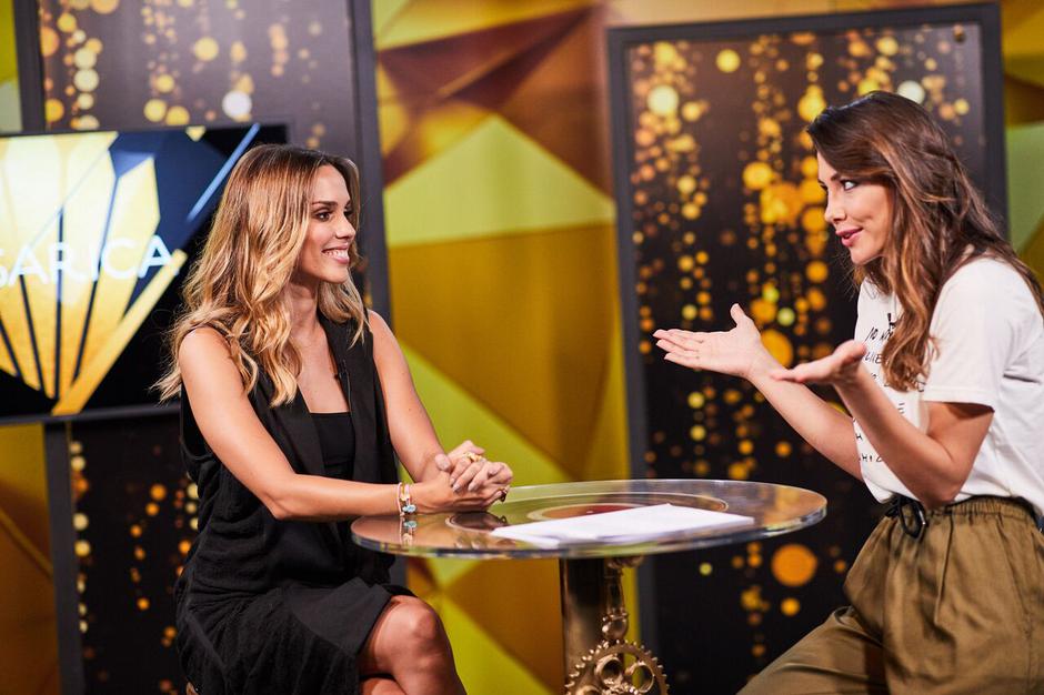 Cesarica — Izvan fokusa